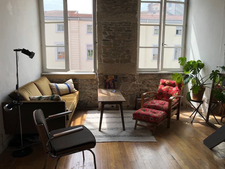Lyon: Canut Au Coeur Des Pentes De La Croix Rousse - Lyon