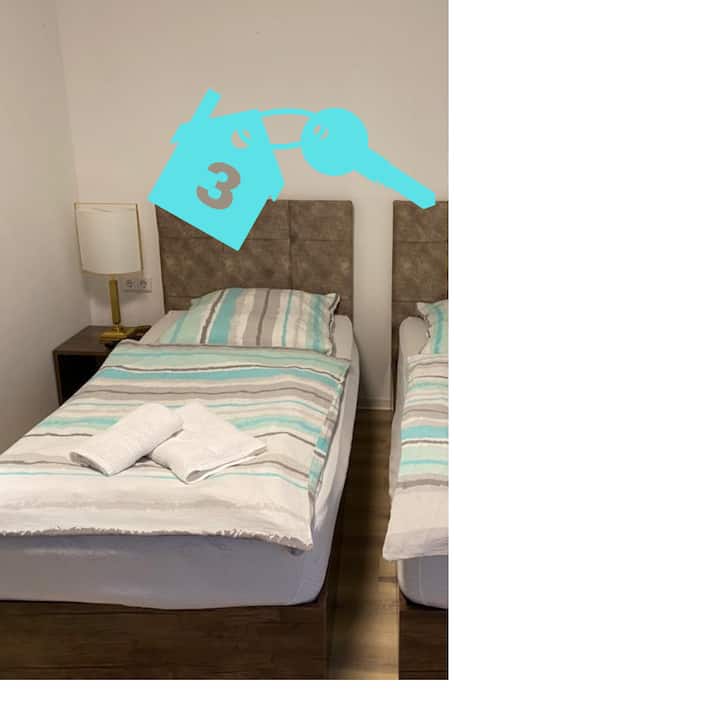 [3] Modernes Zimmer Mit Bad Und Küche - Wedel