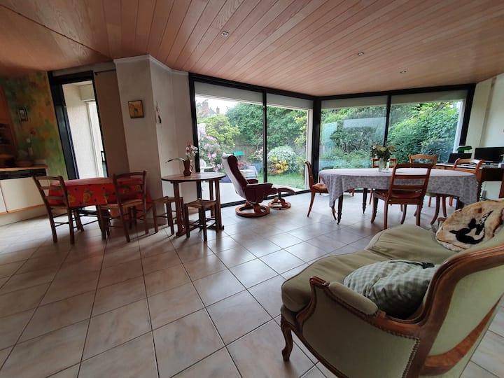 Grandes Chambres D'hôte Dans Maison Fleurie 19 è - Le Mans