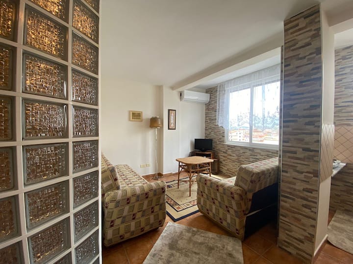 Lovely 1-bedroom Condo 1-min Walk From The Beach! - Durres
