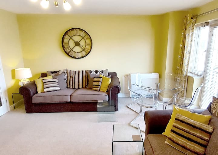 Beautifully Presented 2 Bed Apartment + En Suite - Chelmsford
