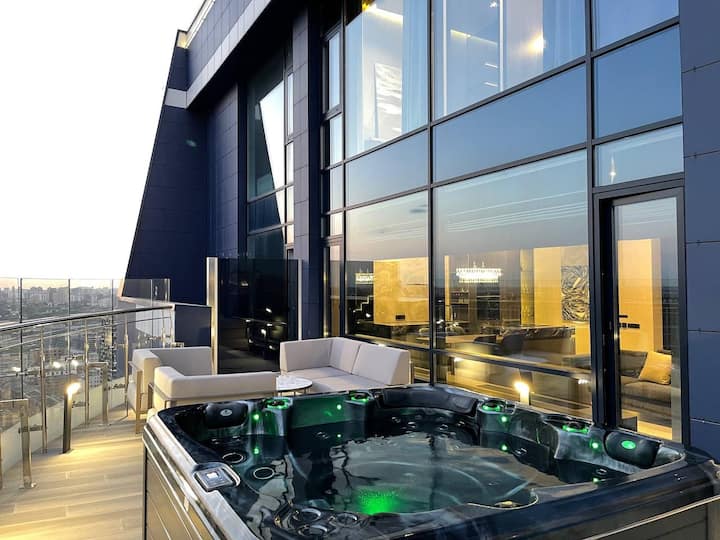 Exclusive! Terrace & Jacuzzi At Vip Penthouse - Kiev