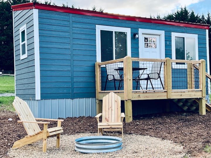 Cheerful 1-bedroom Tiny Home In South Asheville! - Sierra Nevada