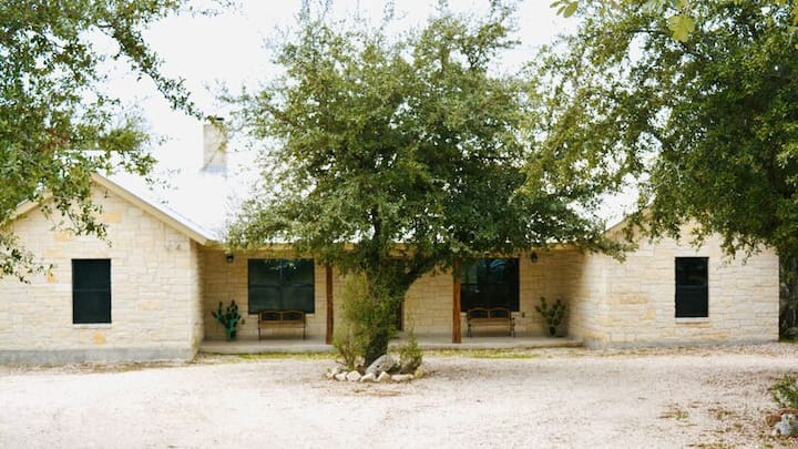 Neal's Lodges Casa Soulshine - Concan, TX