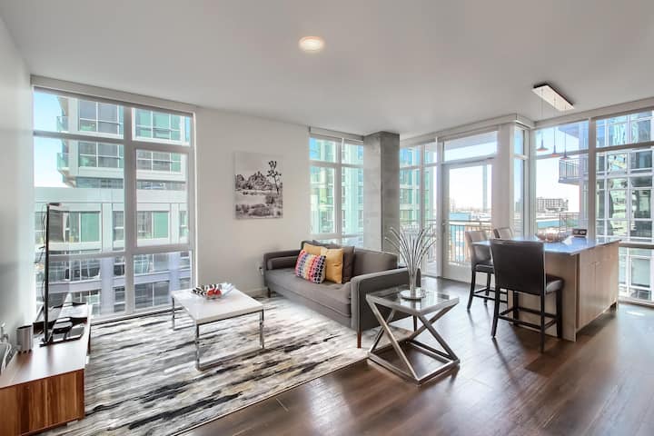Pool, Live Like A Local, Chic Spacious Dwtn 2-bed - Golden Triangle - Denver