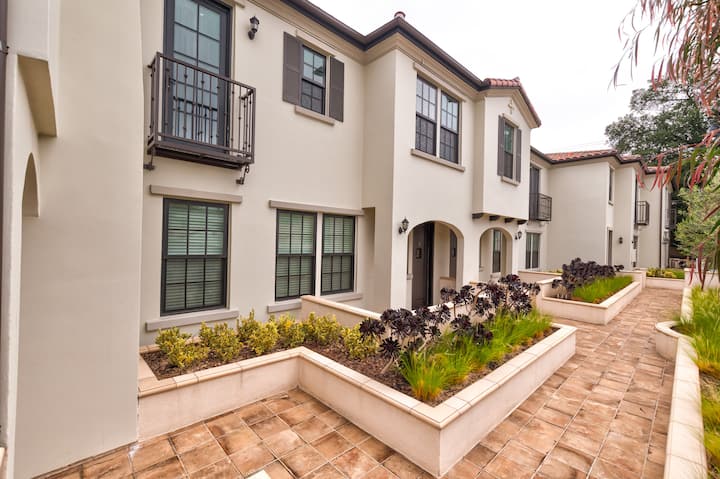 Entire 3-bdrm Condo With Parking In Prime Pasadena - Pasadena