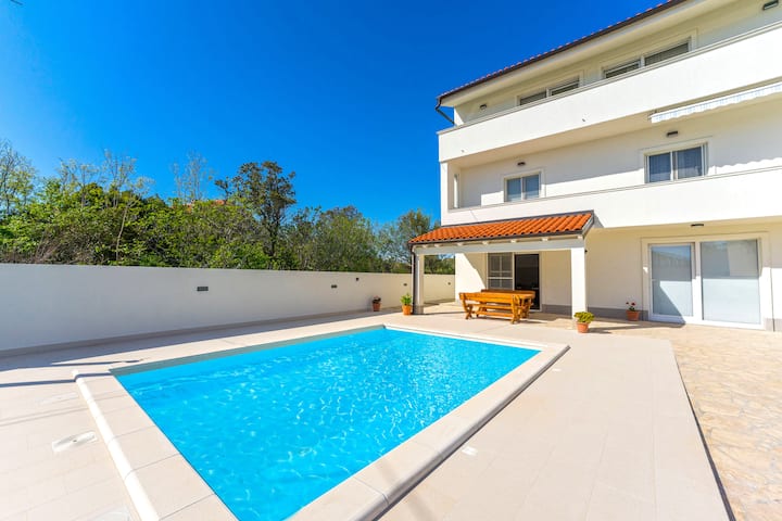 Appartamento Con Piscina Privata - Nin