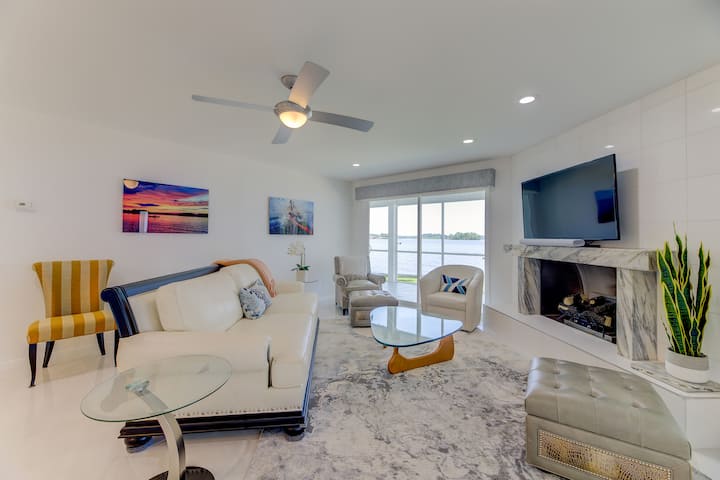 Ultra Modern Lake Murray Villa | Magnificent Views - Lexington, SC