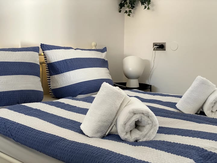 Chic Und Zentral: Zimmer In Loft-apartment - Dornbirn