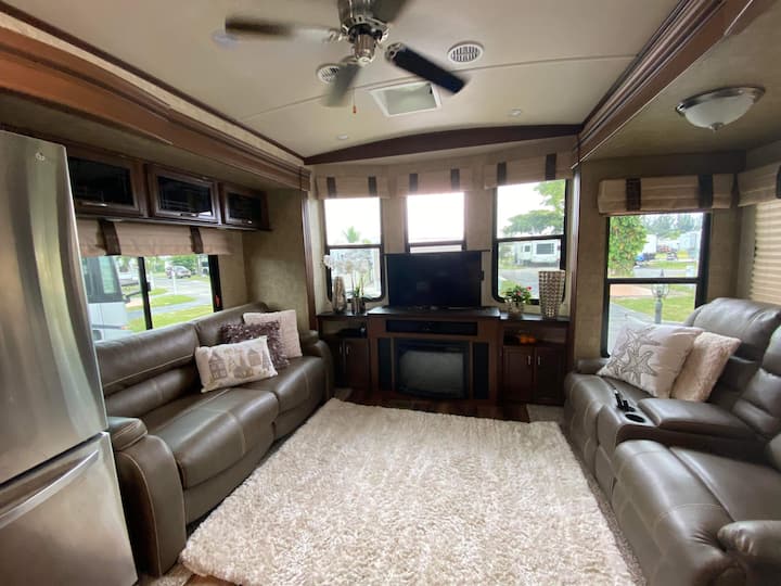 Pompano Beach Highlands Vacation Rentals & Homes - Florida, United ...