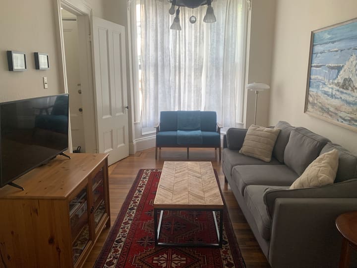 Lovely 3 Bedroom Victorian With Free Parking - San Francisco, CA