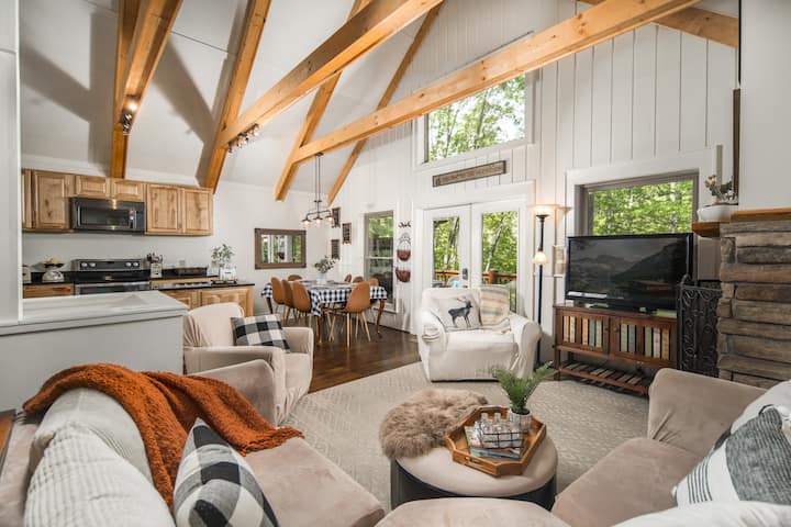 Fire Pit, Peaceful, Sleeps 8 - Summer Sale 10% Off - Beech Mountain, NC