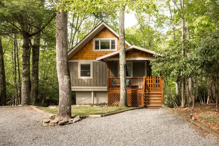 Sale! 20% Off - Chalet: Hot Tub, Firepit, Pacman - Beech Mountain, NC