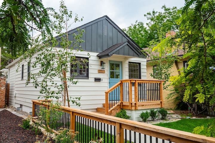 Cheerful 2-bedroom Cottage - Boise, ID