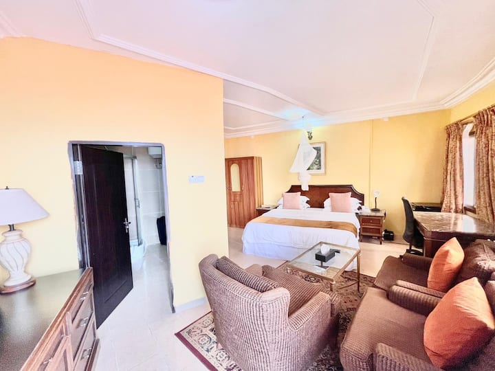 Seaside Suites And Hotel Room #102 - Freetown