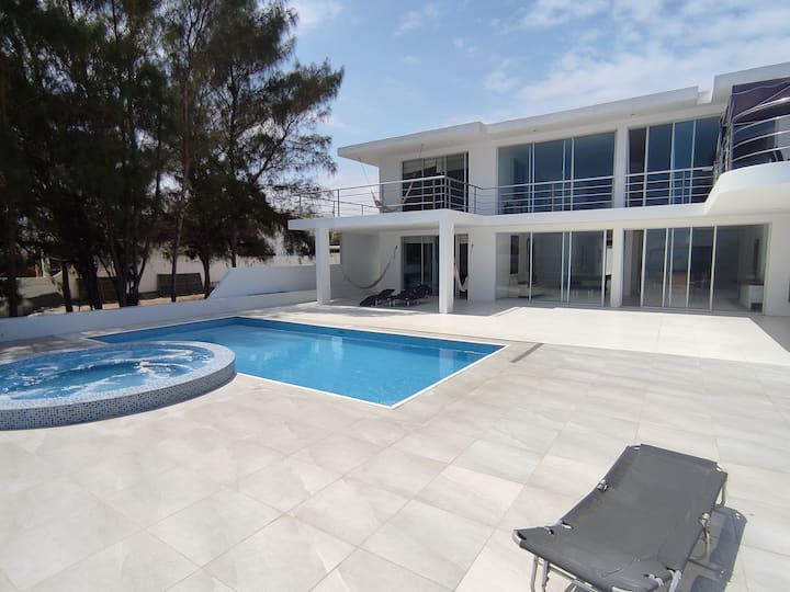 Very Spacious House In Barandua At The Seafront - Punta Blanca