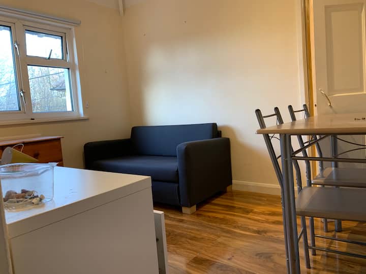 Lovely
1 Bedroom Flat With Parking - Didcot