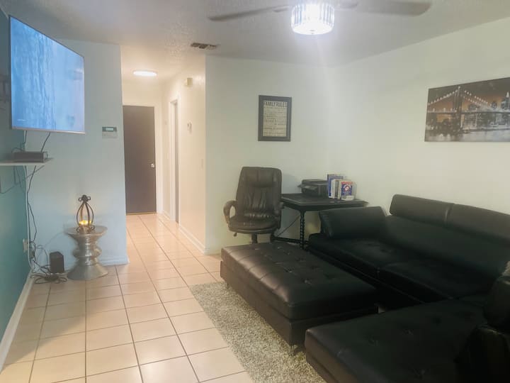 Newly Renovated 2 Bedroom Condo W/ 2 Full Baths - Gainesville, FL
