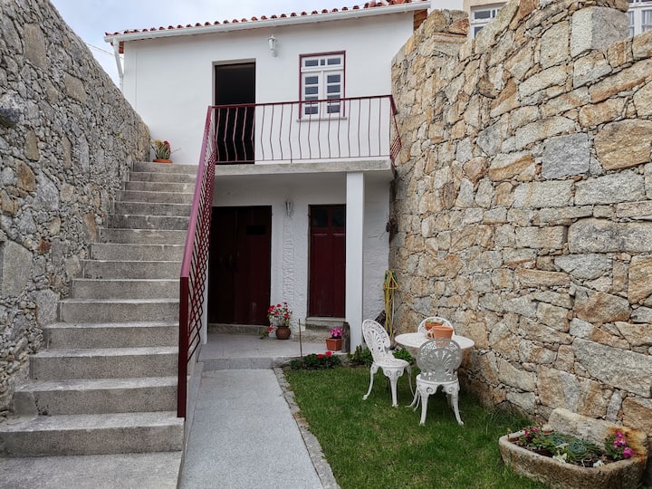 Lugar Encantador Com Patio Wi-fi E Praia - Vila Praia de Âncora
