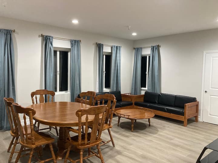 Delightful 3 Bedrooms, 1.5 Bathrooms On 2nd Floor - Pasadena, CA