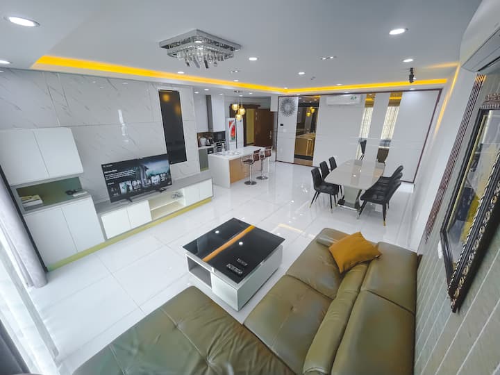 Luxury Gold Apartment 86-rooftop Pool Central City - Ho Chi Minh City