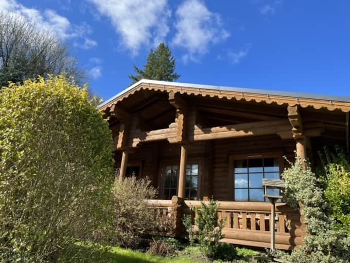 'Beech' Log Cabin With Hot Tub - Leominster