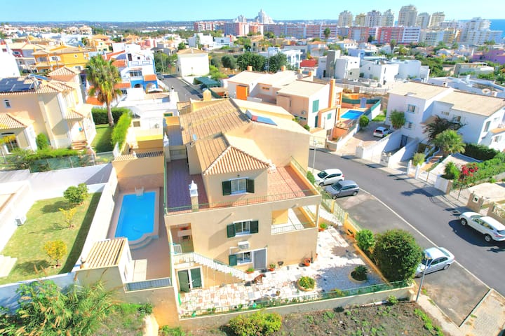 Villa With Pool Walking Distance To Beach - Armação de Pêra