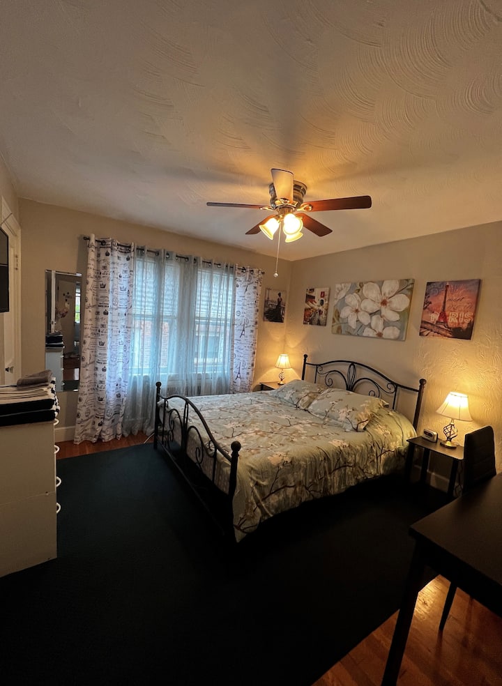 Paris Style Bedroom In A Quiet Boston Area - Newton, MA