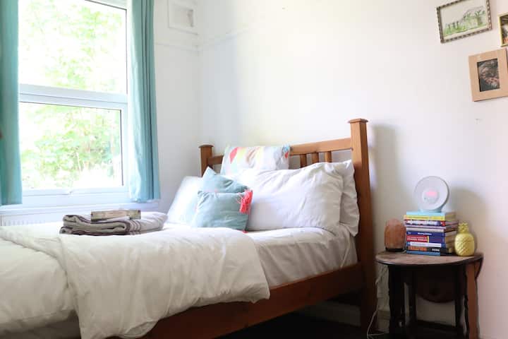 Large 1bed Office Free Street Parking Living Room - Bristol
