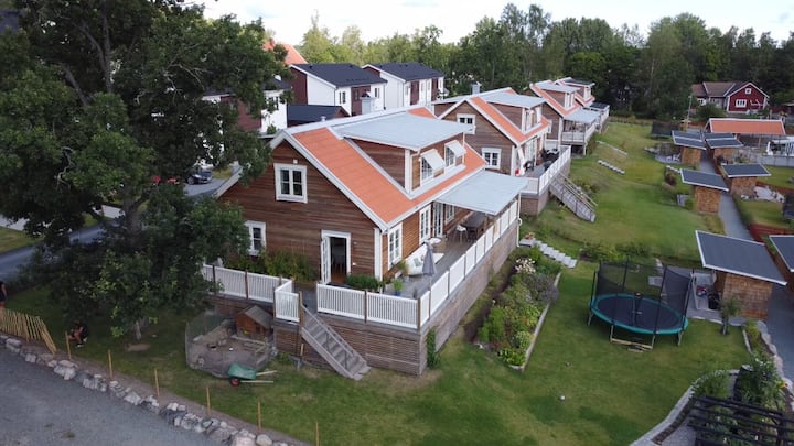 Mysig Villa Med En Härlig Trädgård - Mariefred