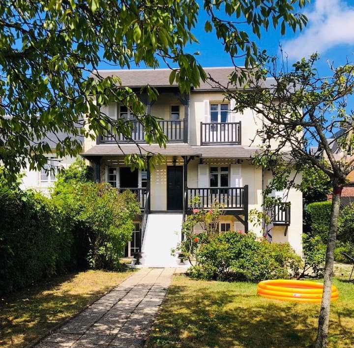 Maison Dans Deauville Avec Espaces Verts - Deauville