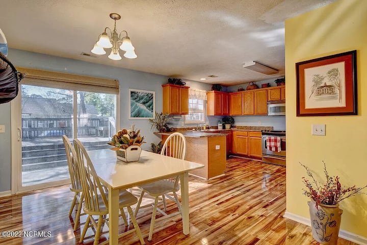 Spacious 2 Bd Home 10 Min From Downtown Wilmington - Leland, NC