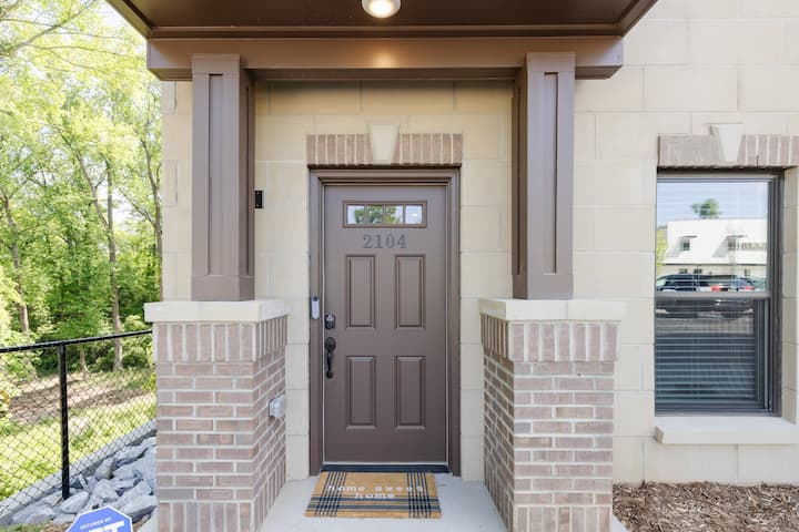 New Build Townhouse Minutes To Downtown Greenville - Piedmont, SC