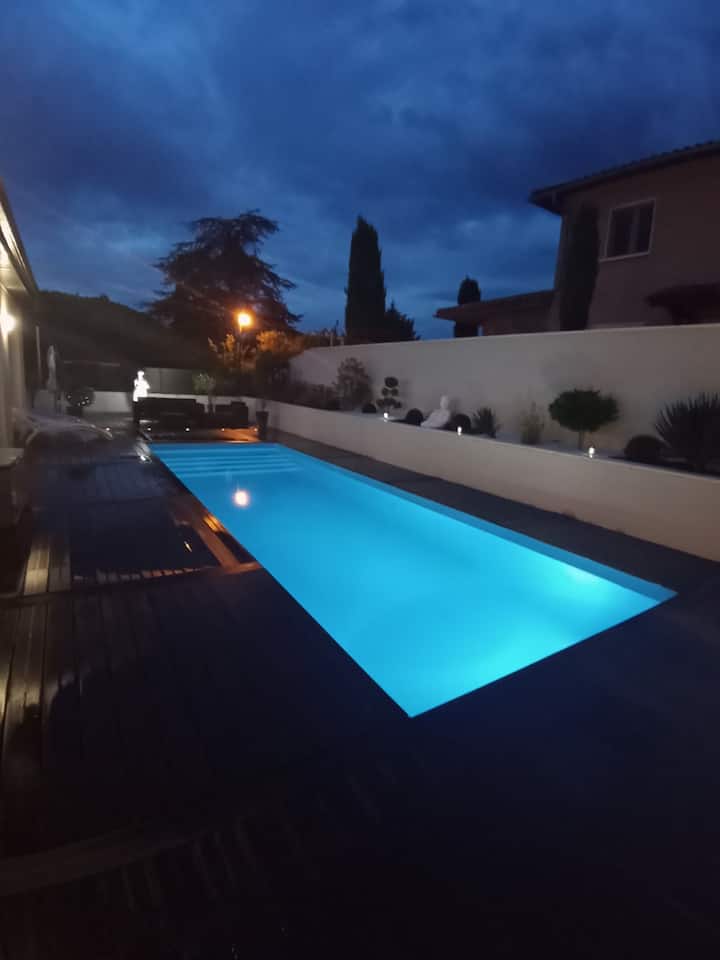Magnifique Villa Avec Piscine Privative  Gleize - Beaujolais