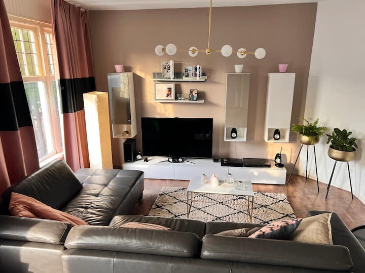 Vroesenpark Two Bedroom Apartment - Rotterdam