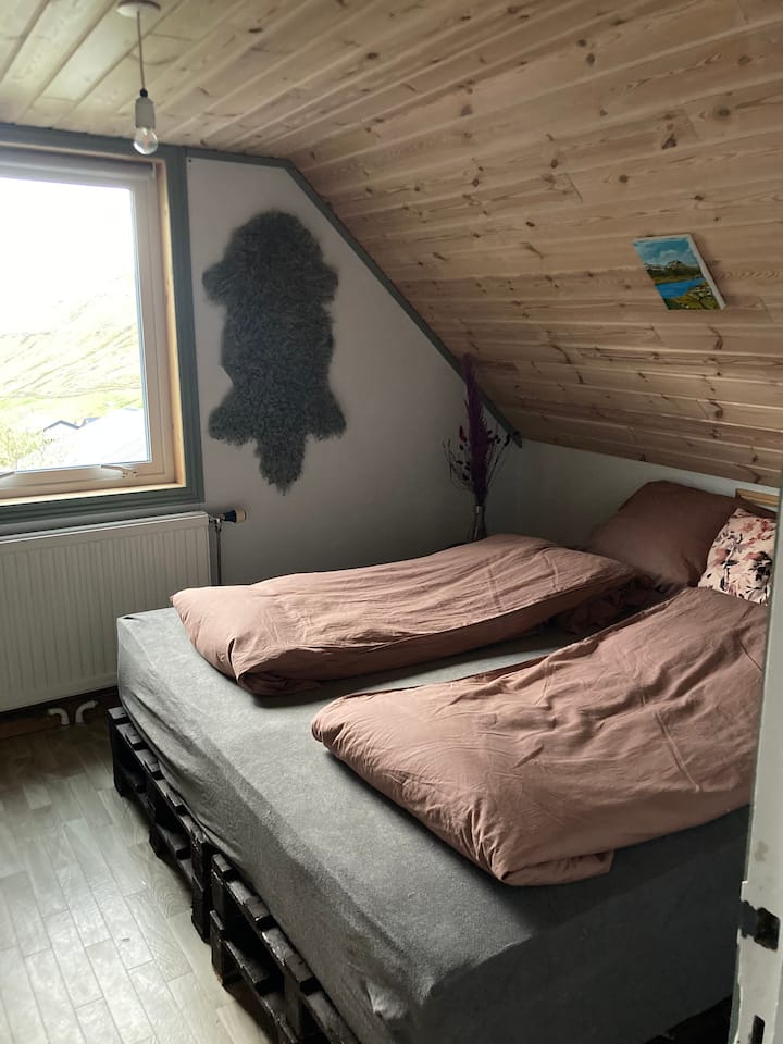 Cosy Room In Faroe Island, Surrounded By Mountains - 페로 제도