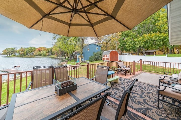 Lakeshore Retreat Lake Home - Splash Park, Princeton