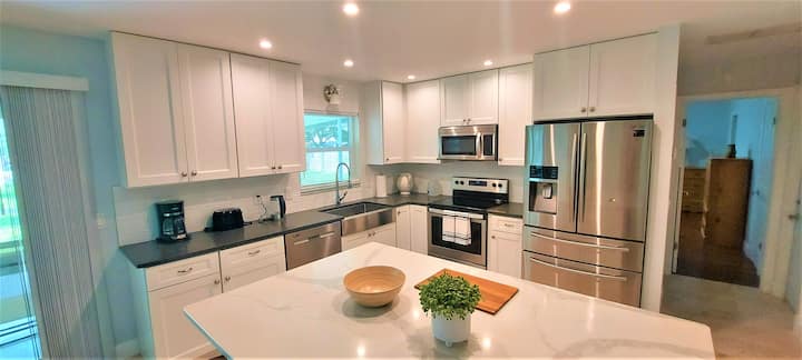 Lovely 3-bedroom Home With Free Parking. - 威尼斯
