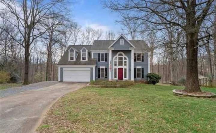 Tranquil Escape In Charlotte ~ Home On Greenway - Charlotte, NC