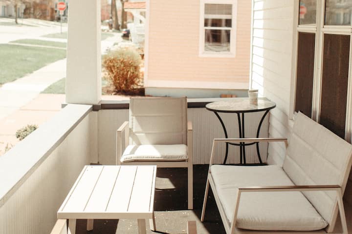 Suite 2 - Charming Downtown Grand Haven Home - Grand Haven, MI