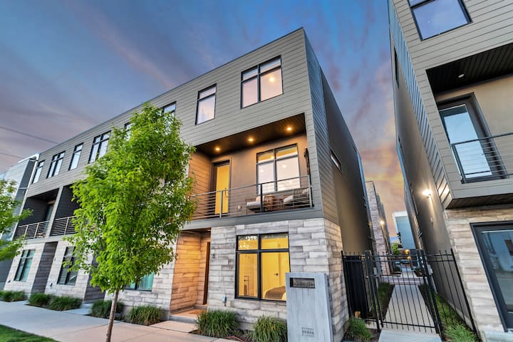 Solar-powered Modern Townhome In Central 9th Slc - Salt Lake City, UT