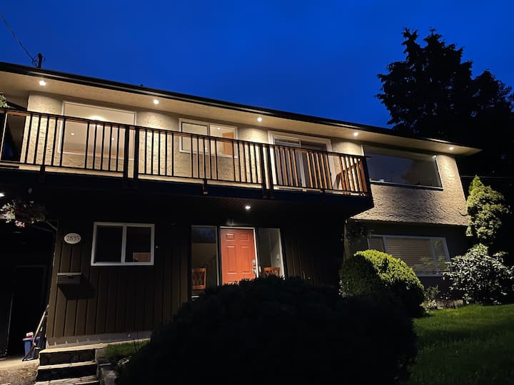 Portage Inlet Upper Level Of Home - Victoria