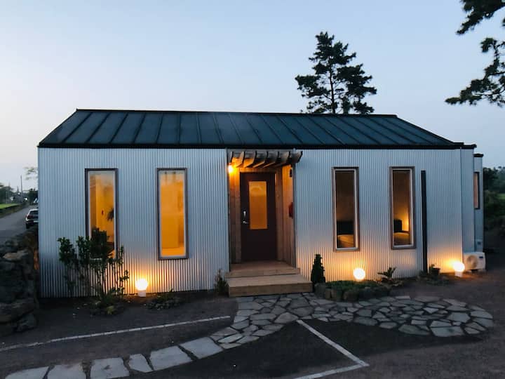 4인 독채 협재와금오름
마가리 - Jeju-si