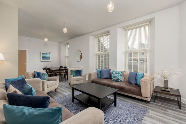 3 Bed Apartment Ideal For Royal Mile & Old Town - Edinburgh