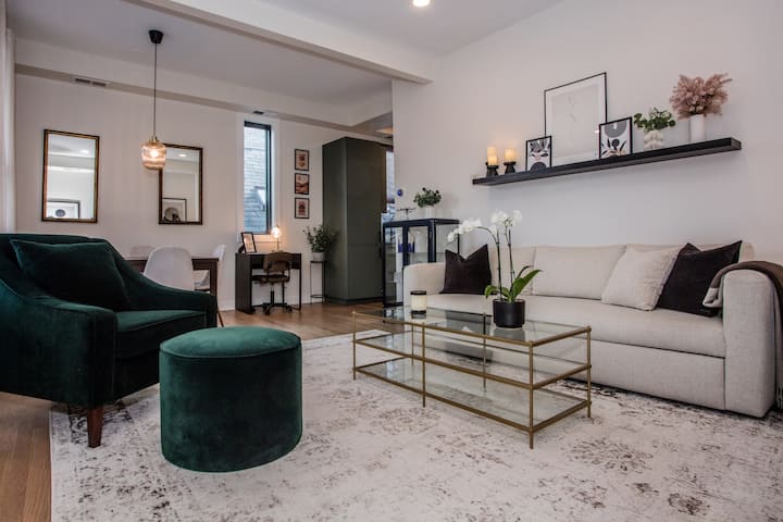 Wicker Park/bucktown Condo With Large Balcony - Chicago, IL