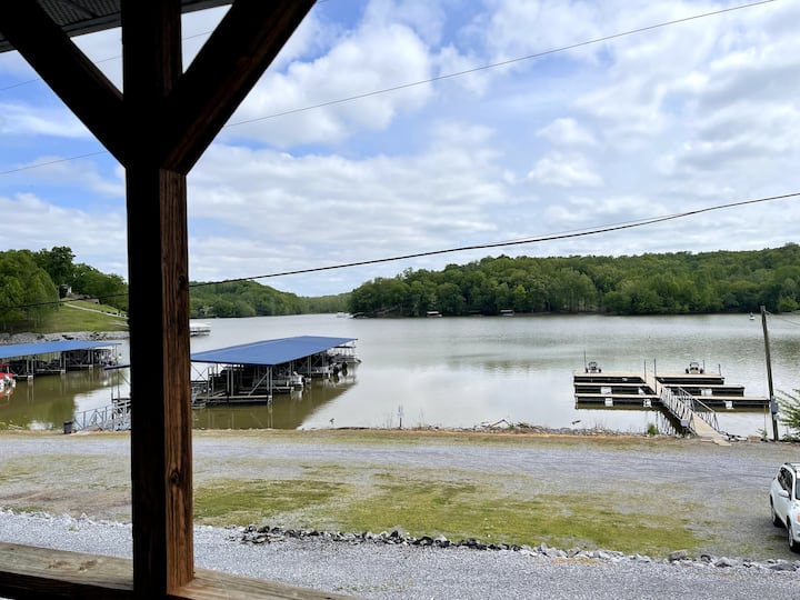 #4 Lake Barkley Hotel In Moon River Marina - Cadiz, KY