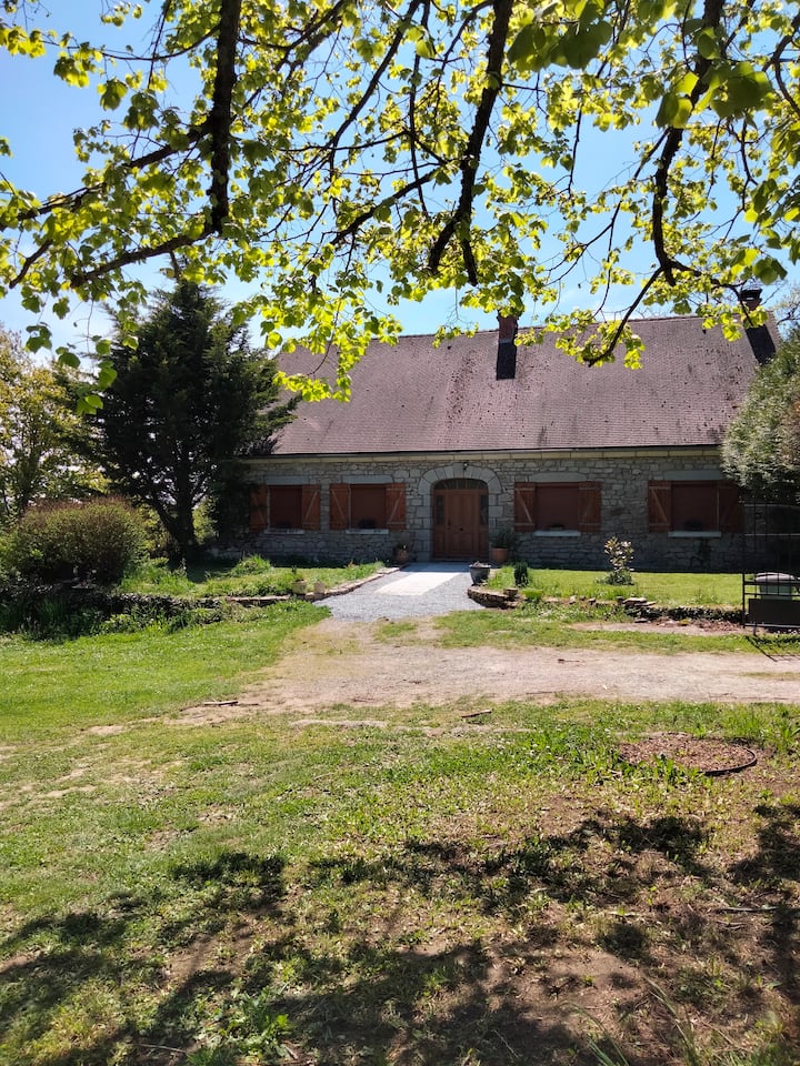 Charmant Logement Avec Terrain à La Campagne - Guéret