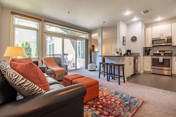 Modern Home In The Heart Of Seattle! With Pool! - Seattle