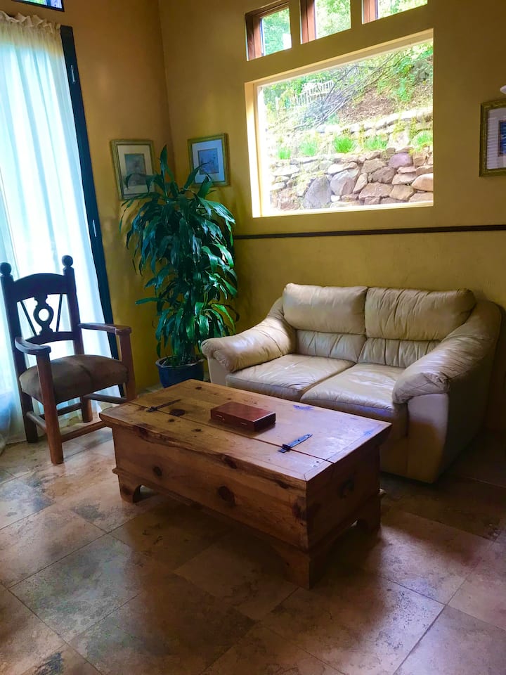 Charming Guest House With Balcony - Topanga, CA