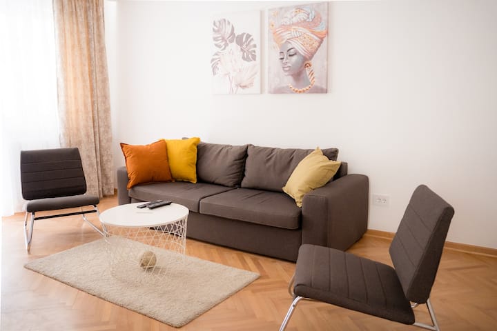 Downtown, Spacious, 2 Bedroom Apartment - Belgrade